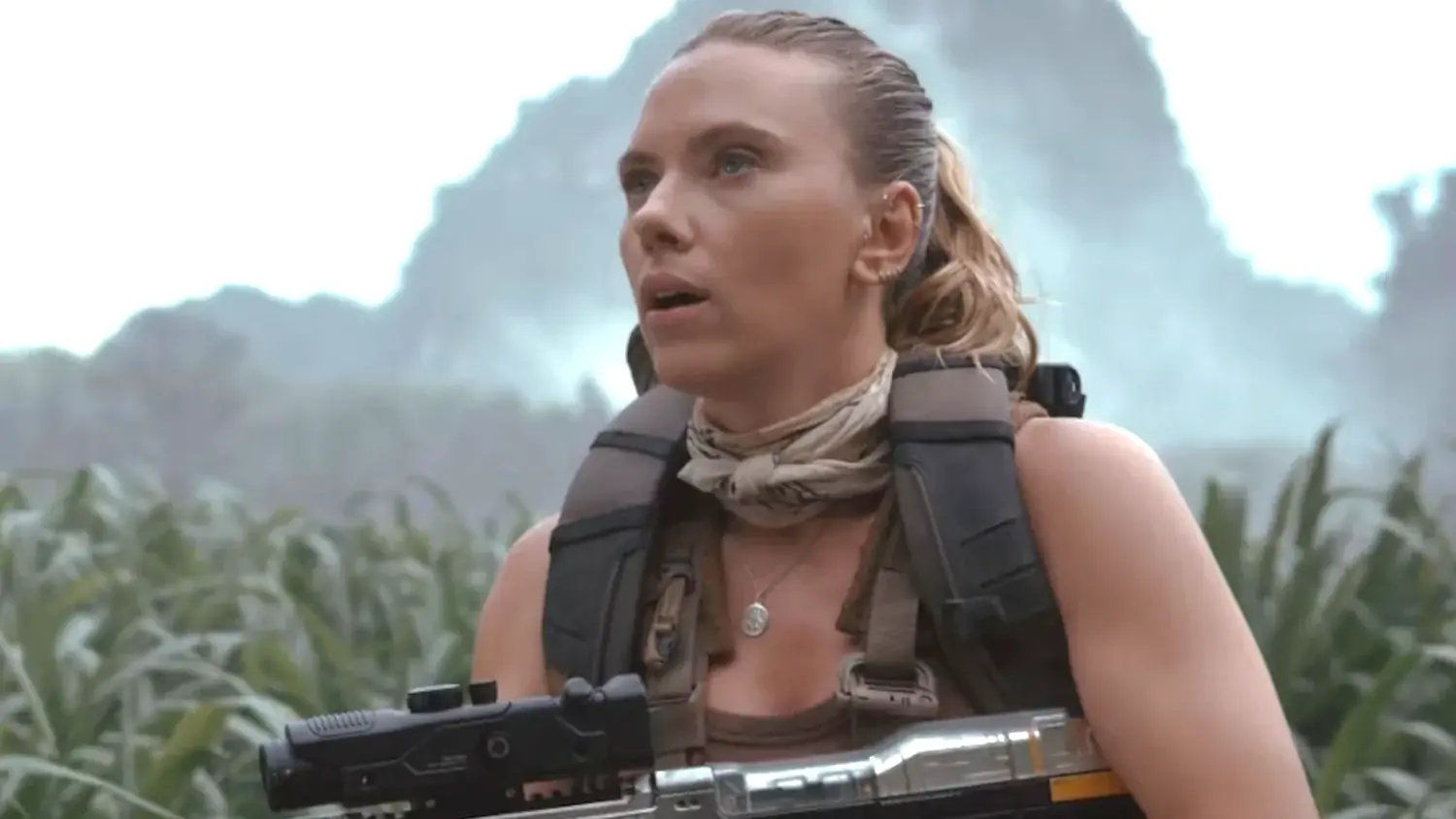 JURASSIC WORLD: REBIRTH Sees Scarlett Johansson Taking on Dinosaurs in ...